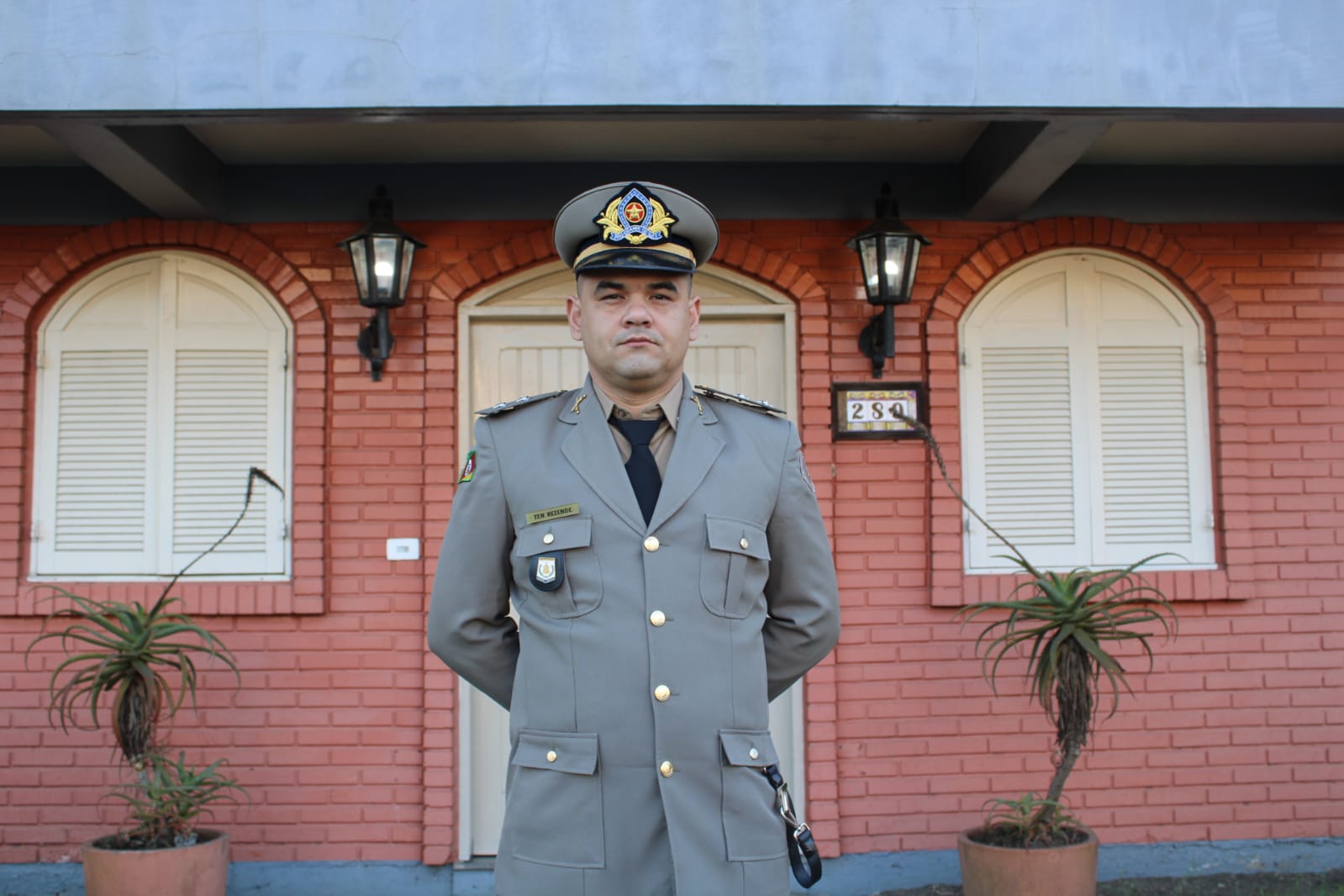Tenente Rezende assume como comandante da BM de Três Coroas ...